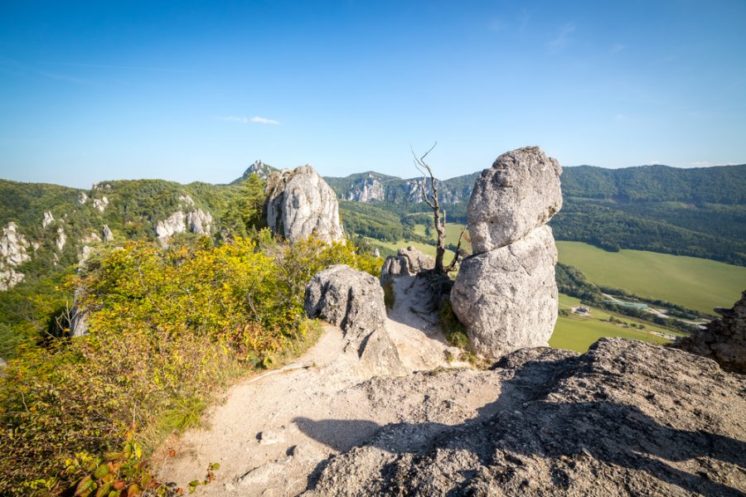 Túra na SÚĽOVSKÉ SKALY ⭐ Súľovský hrad | Turisticky.sk